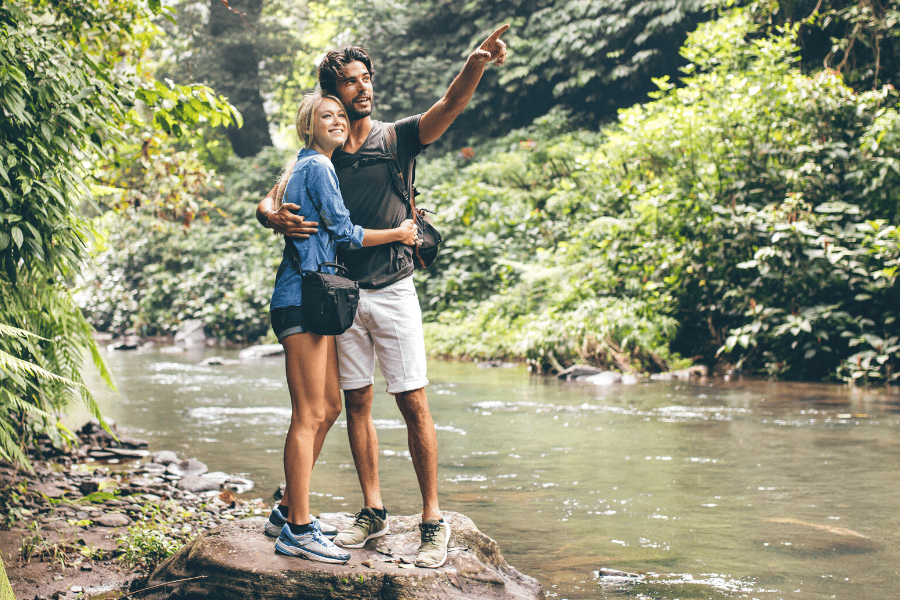 Fun And Romantic Hiking Date Ideas You Need To Try - Bold & Bubbly